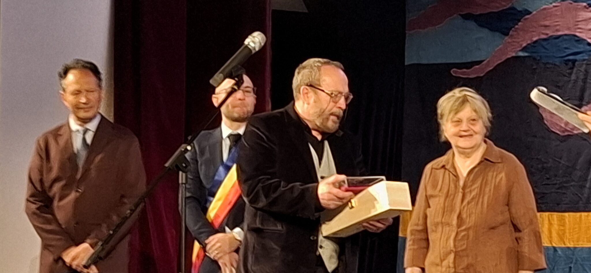 Nichita Danilov este Laureatul Premiul Naţional de Poezie „Mihai ...